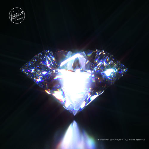 FIRST LOVE MUSIC - A Lovely Diamond Concert | Deezer