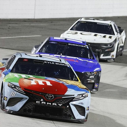 Listen to Daily Cars Race podcast | Deezer